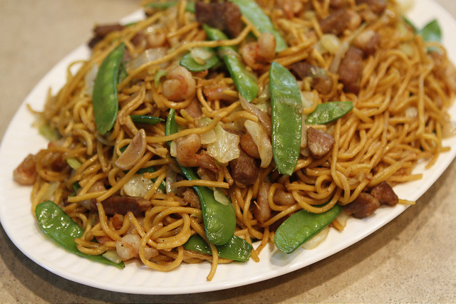 8 Christmas Tipid Tips for an Affordable Noche Buena