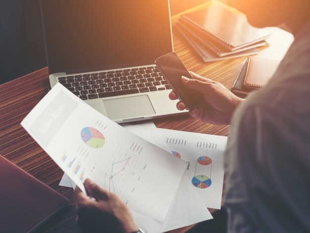 How to Pick Stocks in the Philippine Stock Market – Guide for Beginners