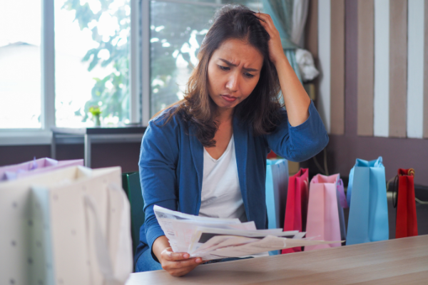 Credit Card Advantages and Disadvantages: 17 Must-Know Facts