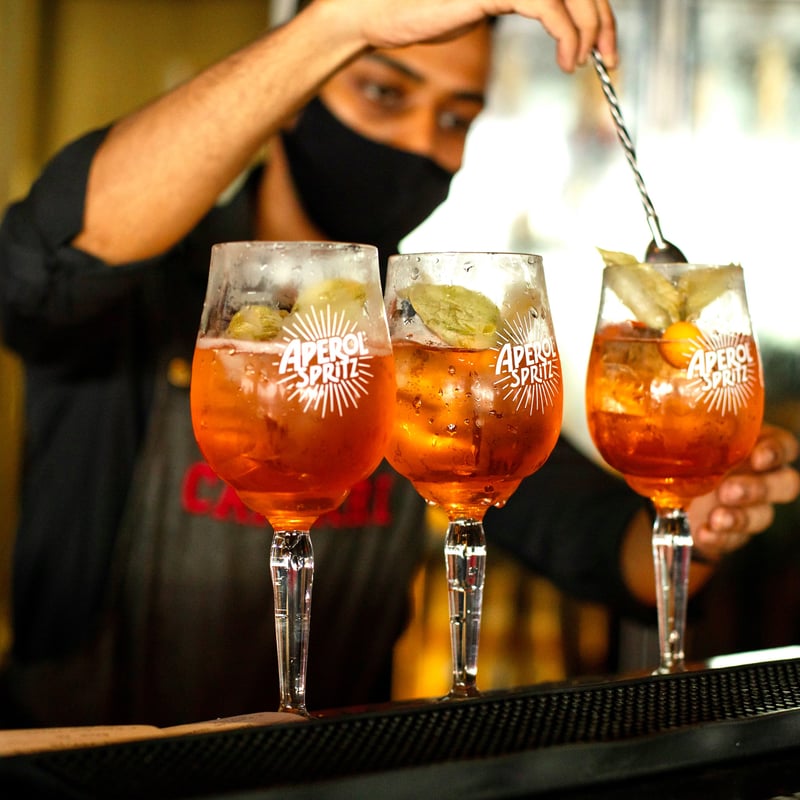 Liquid Buffet Singapore: 12 Bars & Restaurants with Free-Flow Alcohol