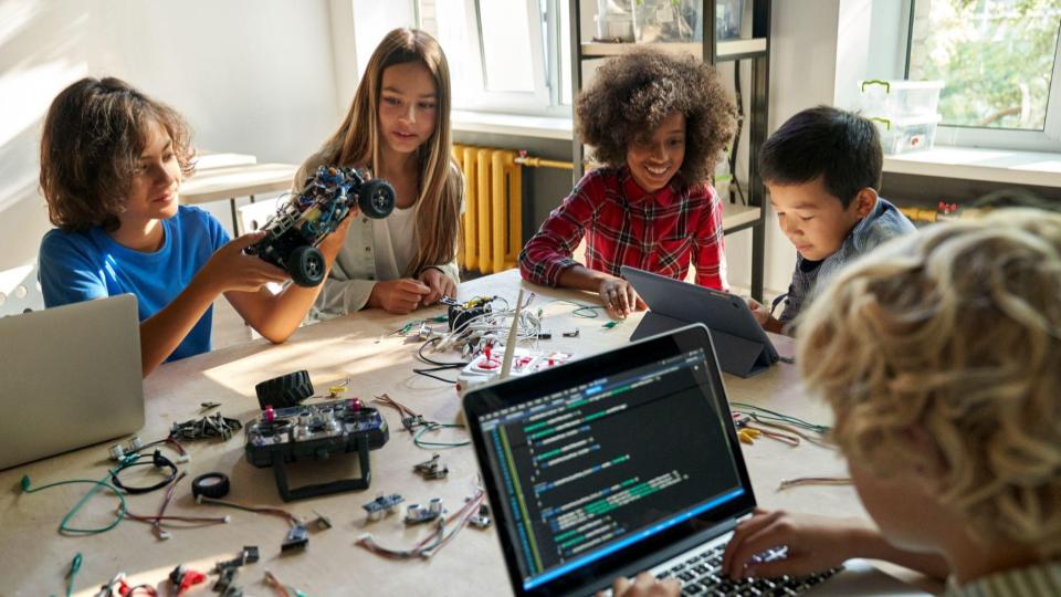 Best IoT Toys / Smart Toys To Improve Kids / Babies Motor Control And EQ